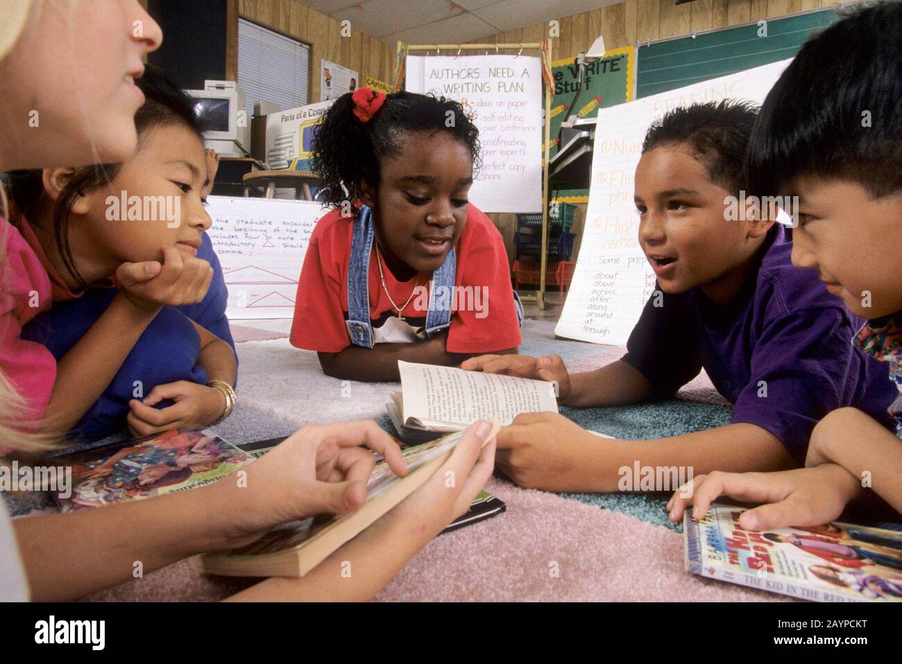 Fifth grade reading book classroom hi-res stock photography and images ...