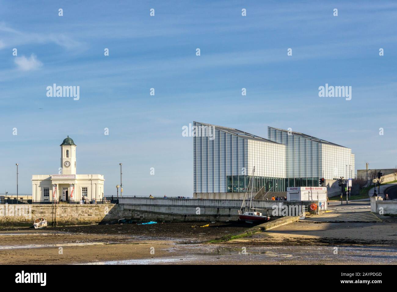 Turner Contemporary art gallery on Margate harbour Stock Photo - Alamy