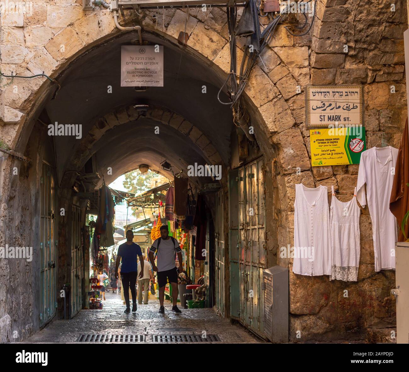 Street scenes in the old town market of Jerusalem near the Western Wall ...