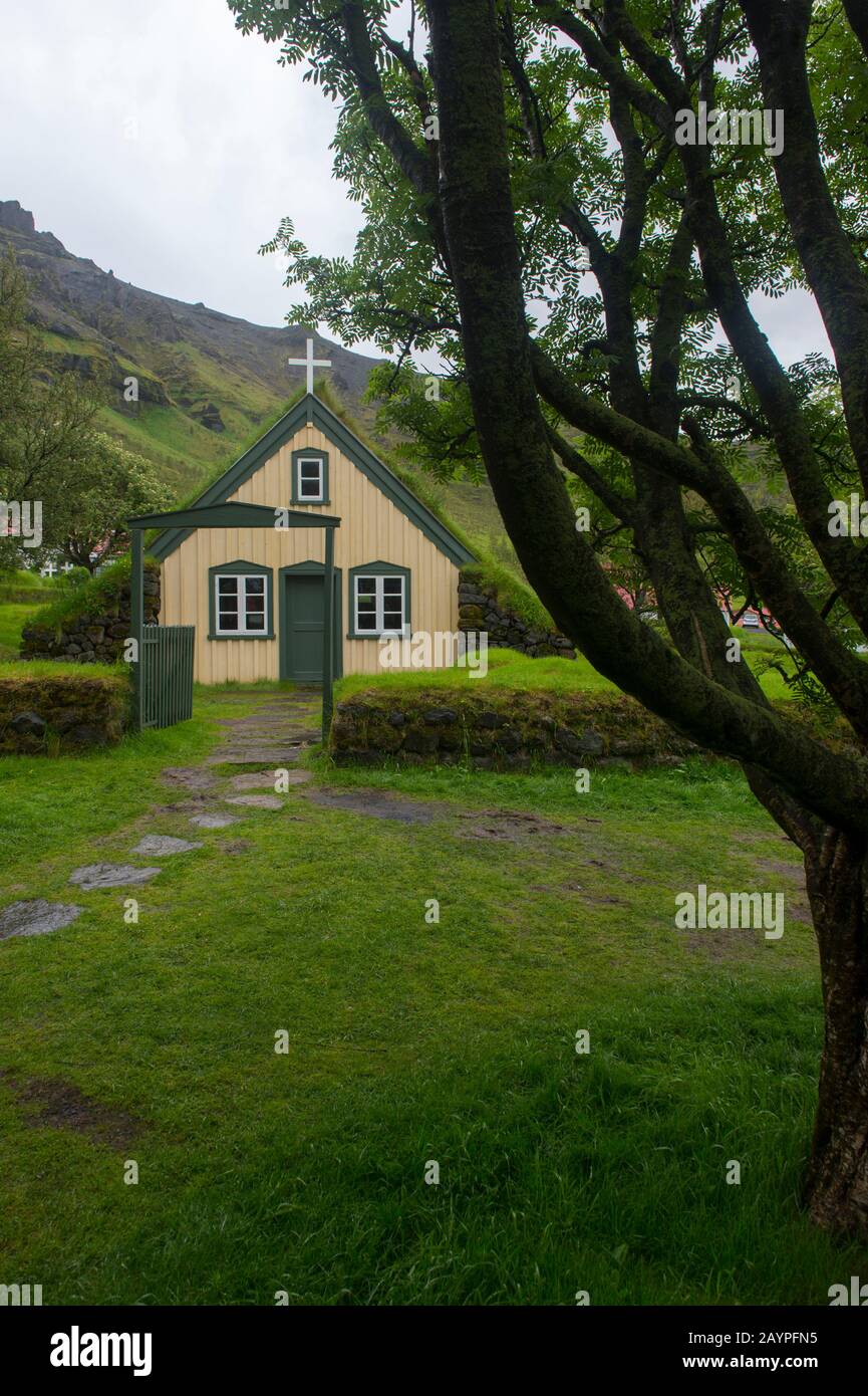 Turf built walls hi-res stock photography and images - Alamy