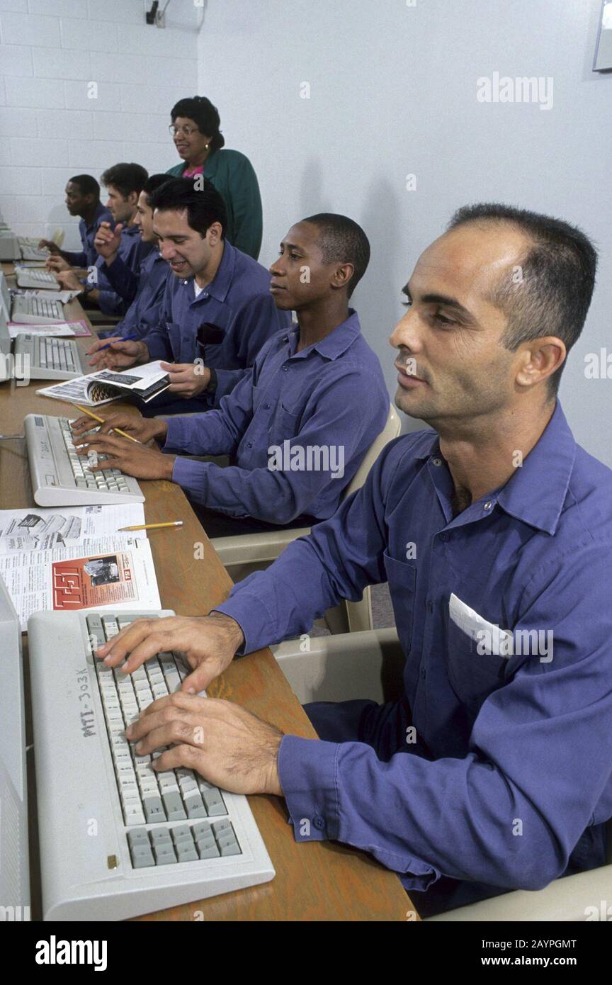 Lockhart, Texas: Inmates participate in computer training class at ...