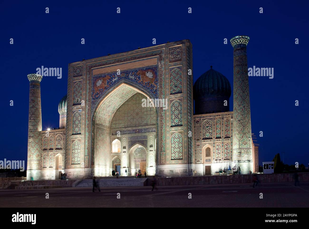 Sher-Dor Madrasah on Square Registan, the inscription above the gate in ...