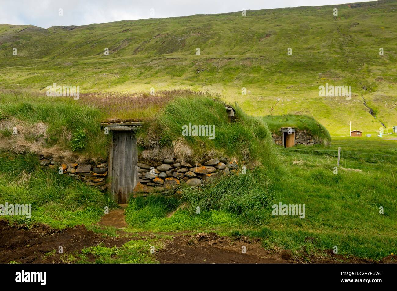 Old icelandic turf farm houses hi-res stock photography and images - Alamy