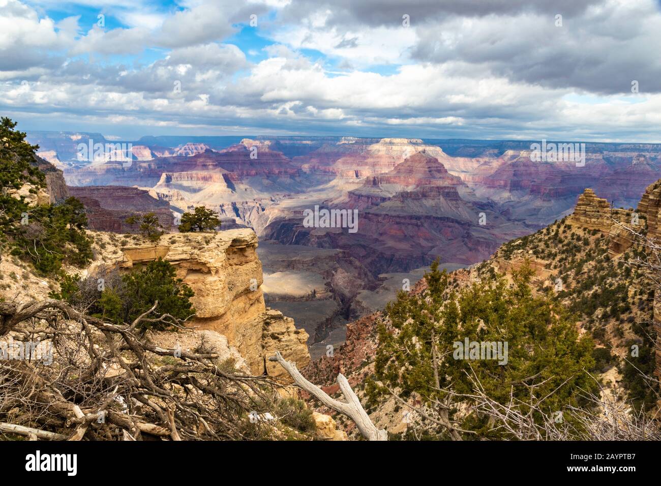 Expansive landscape scene hi-res stock photography and images - Alamy