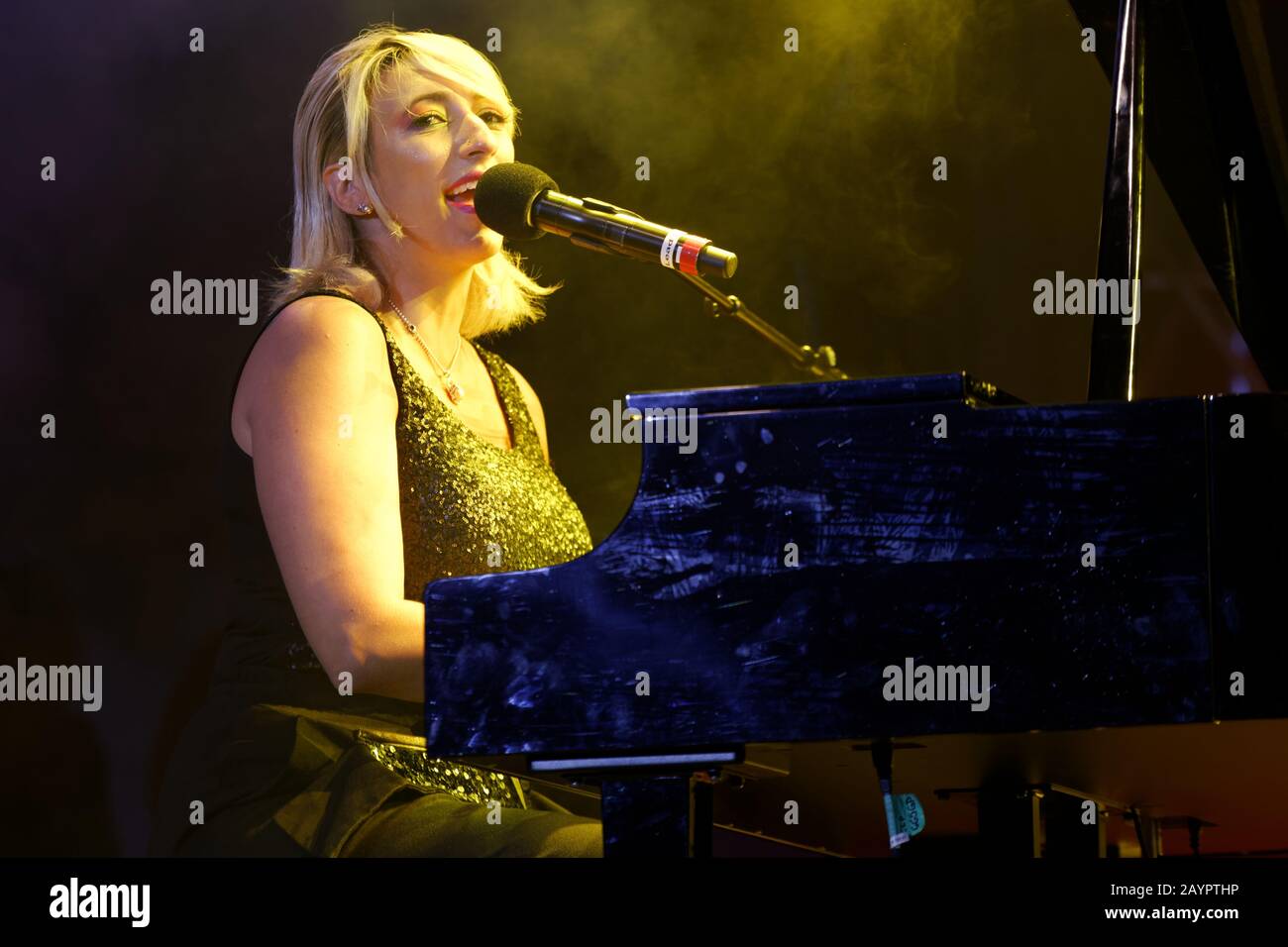 K Pop Singer High Resolution Stock Photography and Images - Alamy