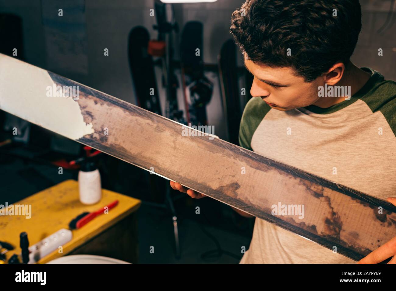 Repair ski hi-res stock photography and images - Alamy