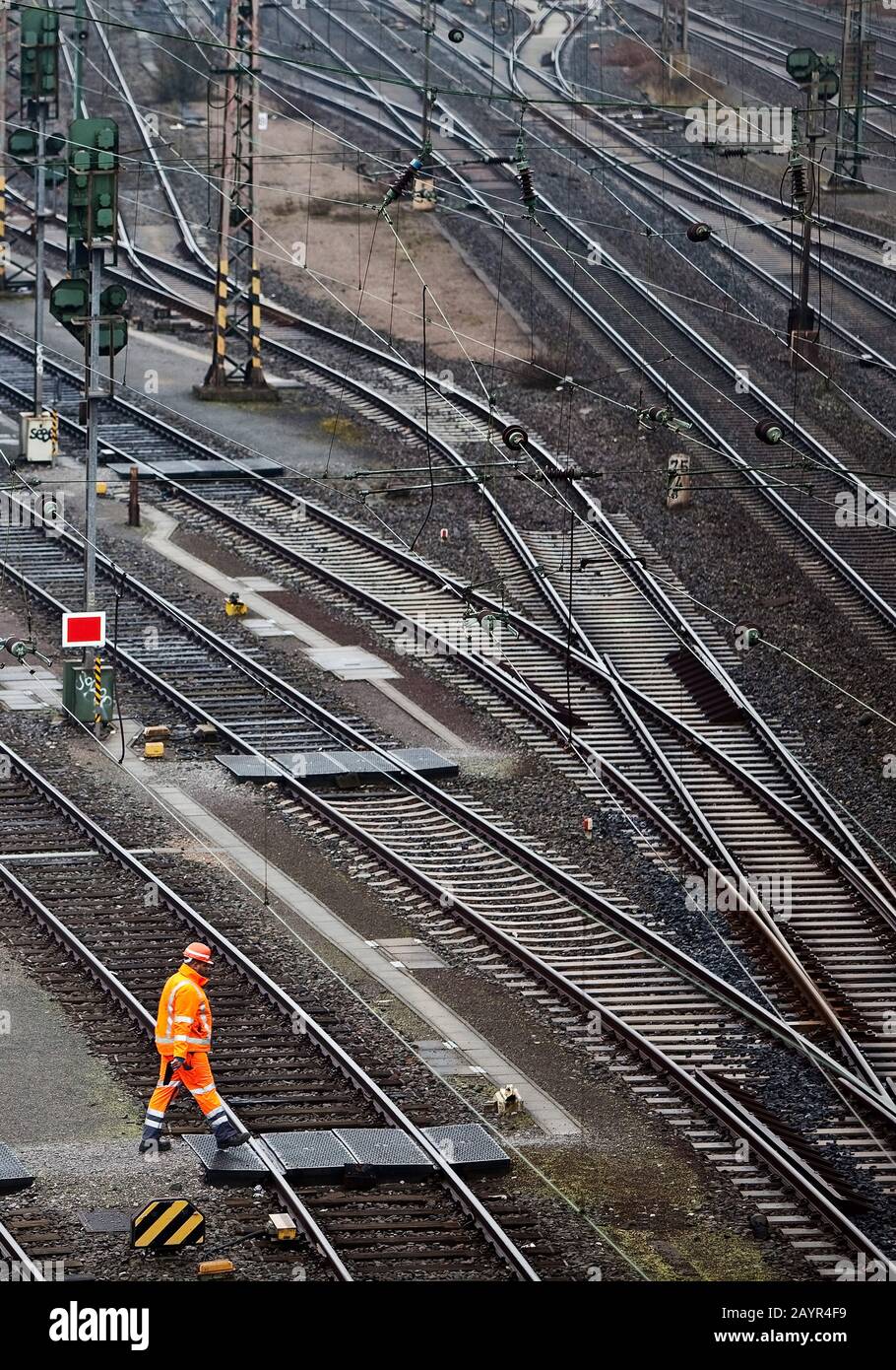 railroad worker on the train formation facility in district Vorhalle ...