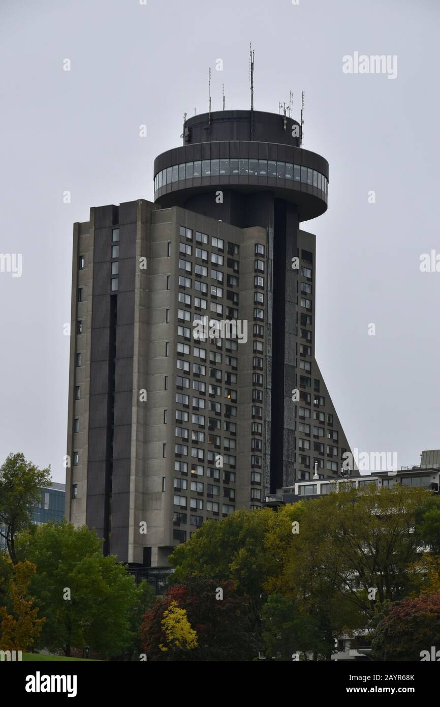 Le restaurant at lhotel hi-res stock photography and images - Alamy