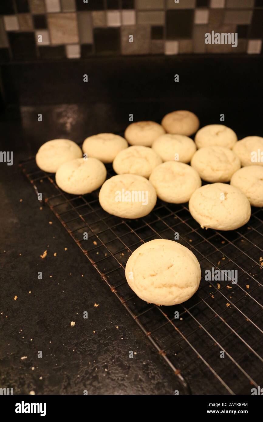 Black icing hi-res stock photography and images - Alamy