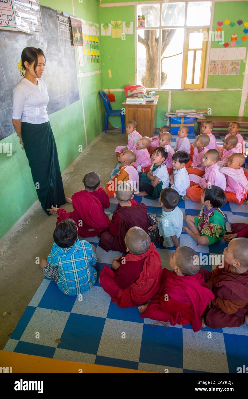 Myanmar school elementary children hi-res stock photography and images ...