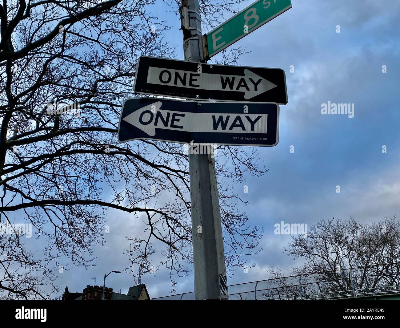 One way street signs hi-res stock photography and images - Alamy