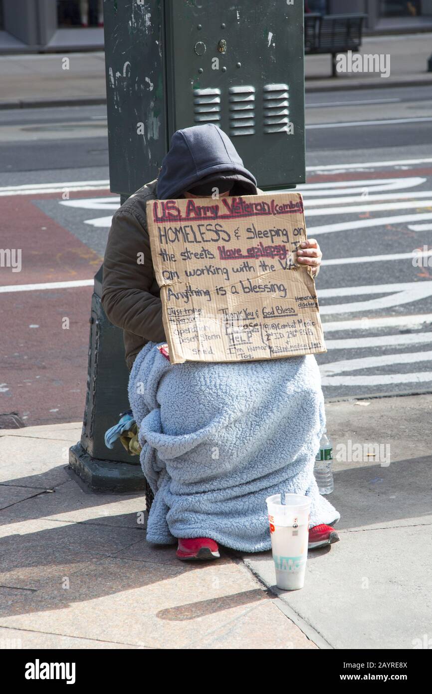 Usa homeless person times square hi-res stock photography and images ...