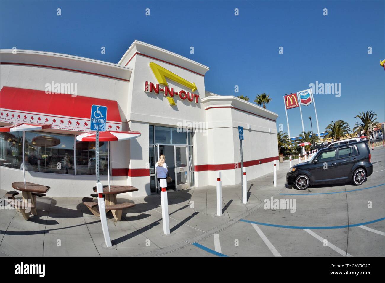 In-N-Out Burger in California where everything is made at ordering of ...