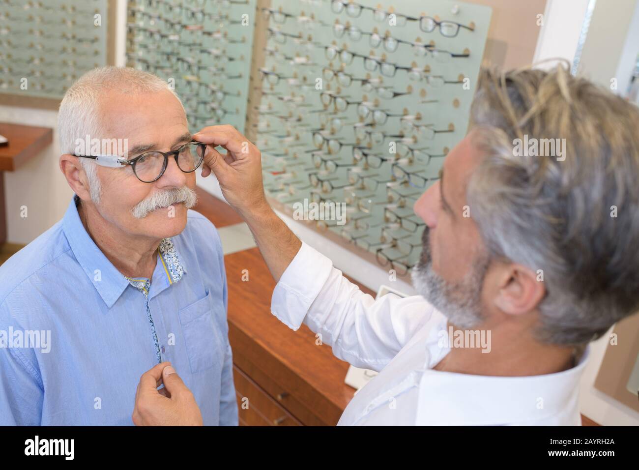 Female dispensing optician hi-res stock photography and images - Alamy