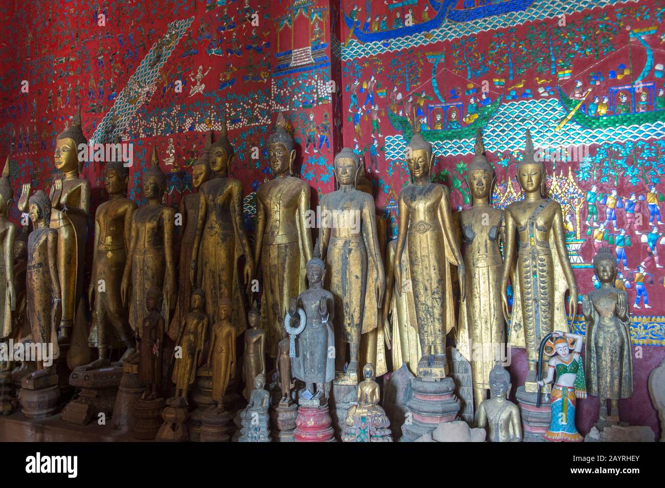 Buddha statues along the wall inside of the Chariot Hall or Royal ...