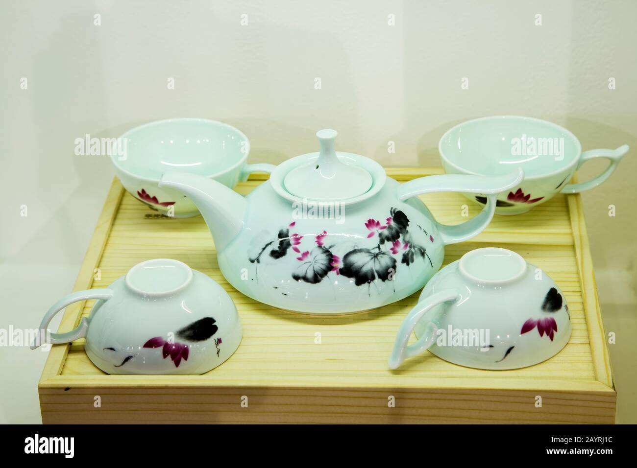 China's ceramic tea set Stock Photo - Alamy