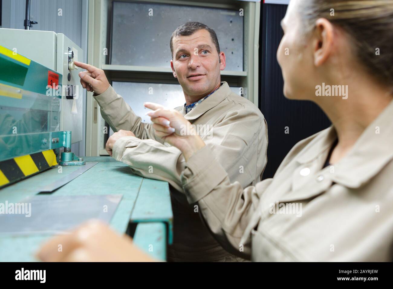 Operate and machinery hi-res stock photography and images - Alamy