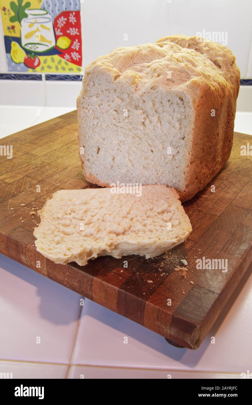 Loaf bread cut end hi-res stock photography and images - Alamy