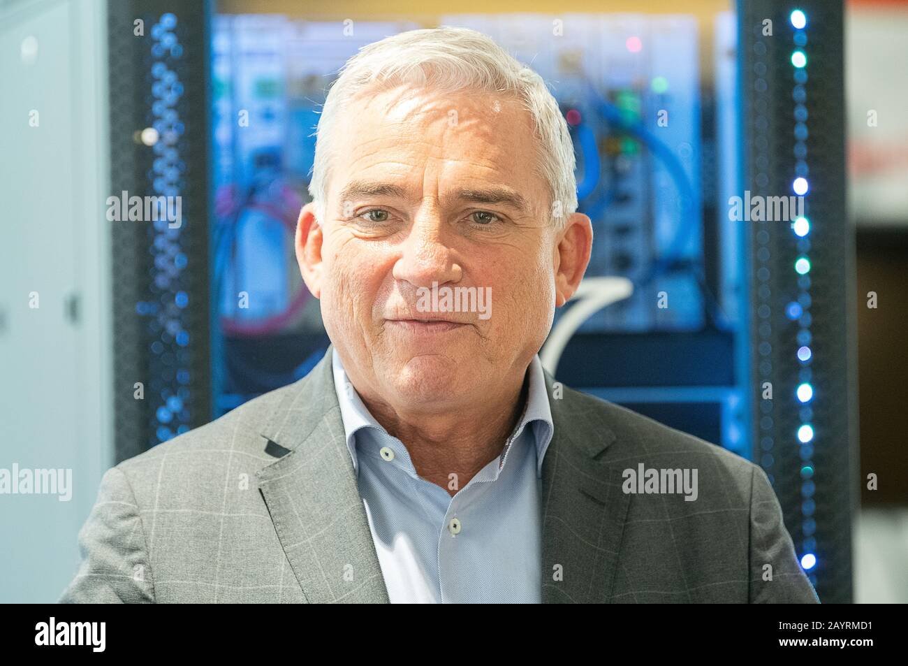 Digitization and migration hi-res stock photography and images - Alamy