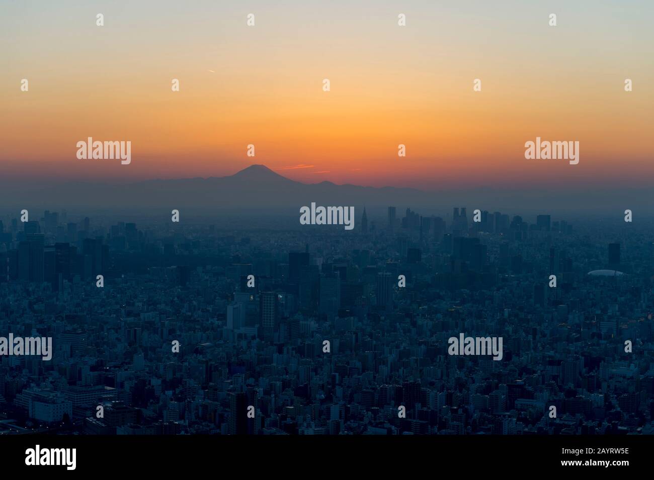 Sunset over Mt. Fuji seen from the observation deck of the Tokyo ...