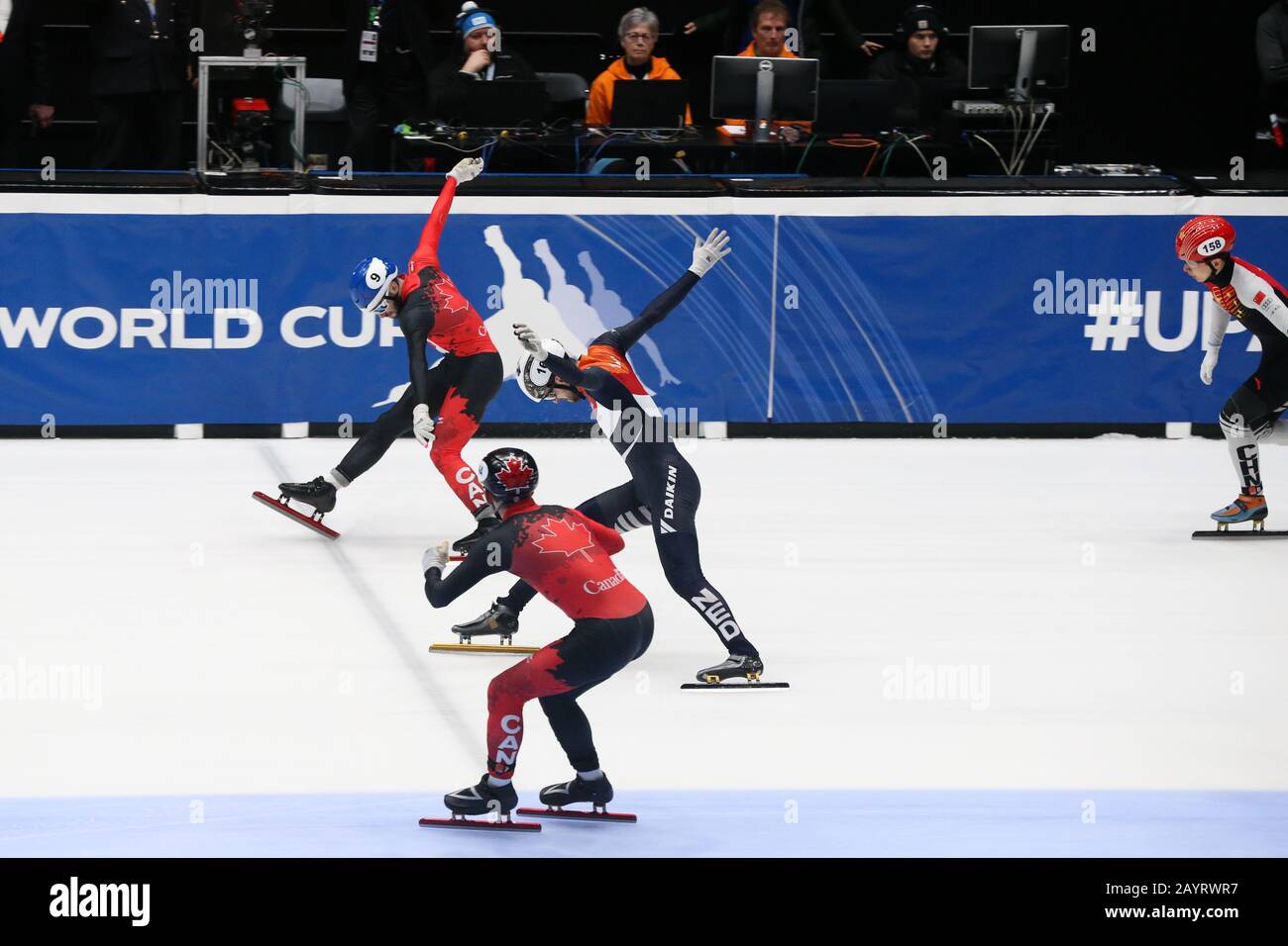 Dordrecht, Netherlands. 16th Feb, 2020. Steven Dubois (1st L) of Canada ...