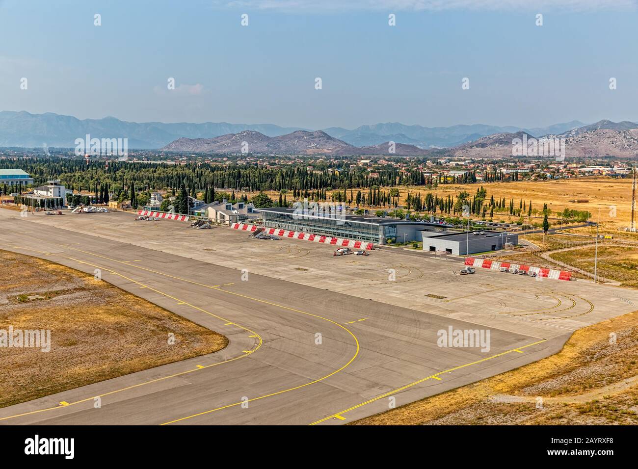 Airfield aerial view hi-res stock photography and images - Alamy