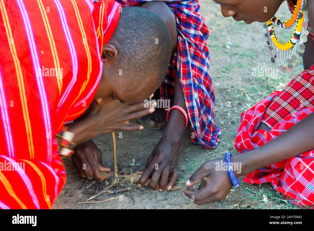African tribes making fire hi-res stock photography and images - Alamy
