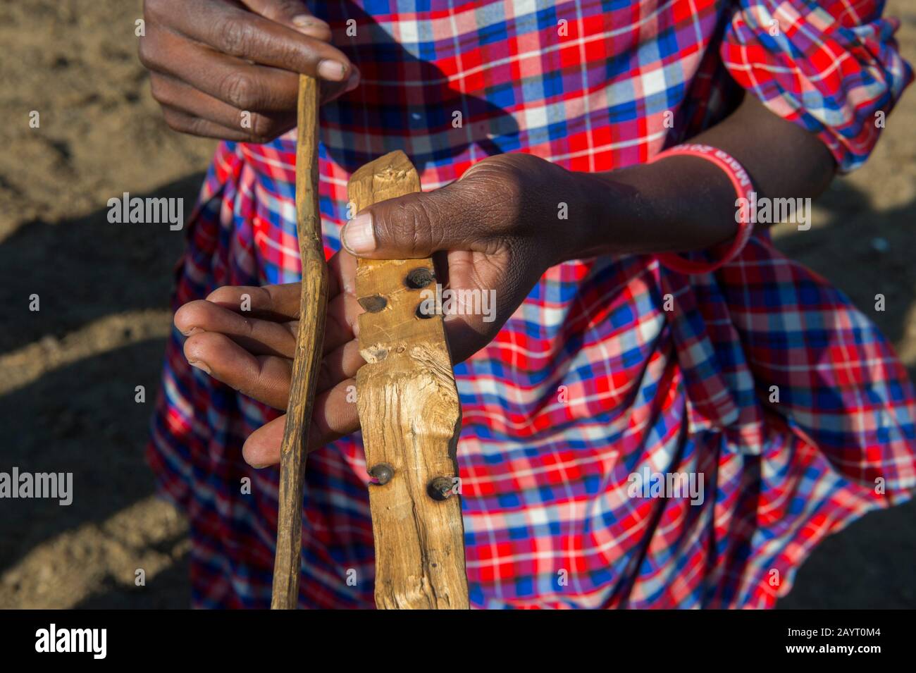 African tribes making fire hi-res stock photography and images - Alamy
