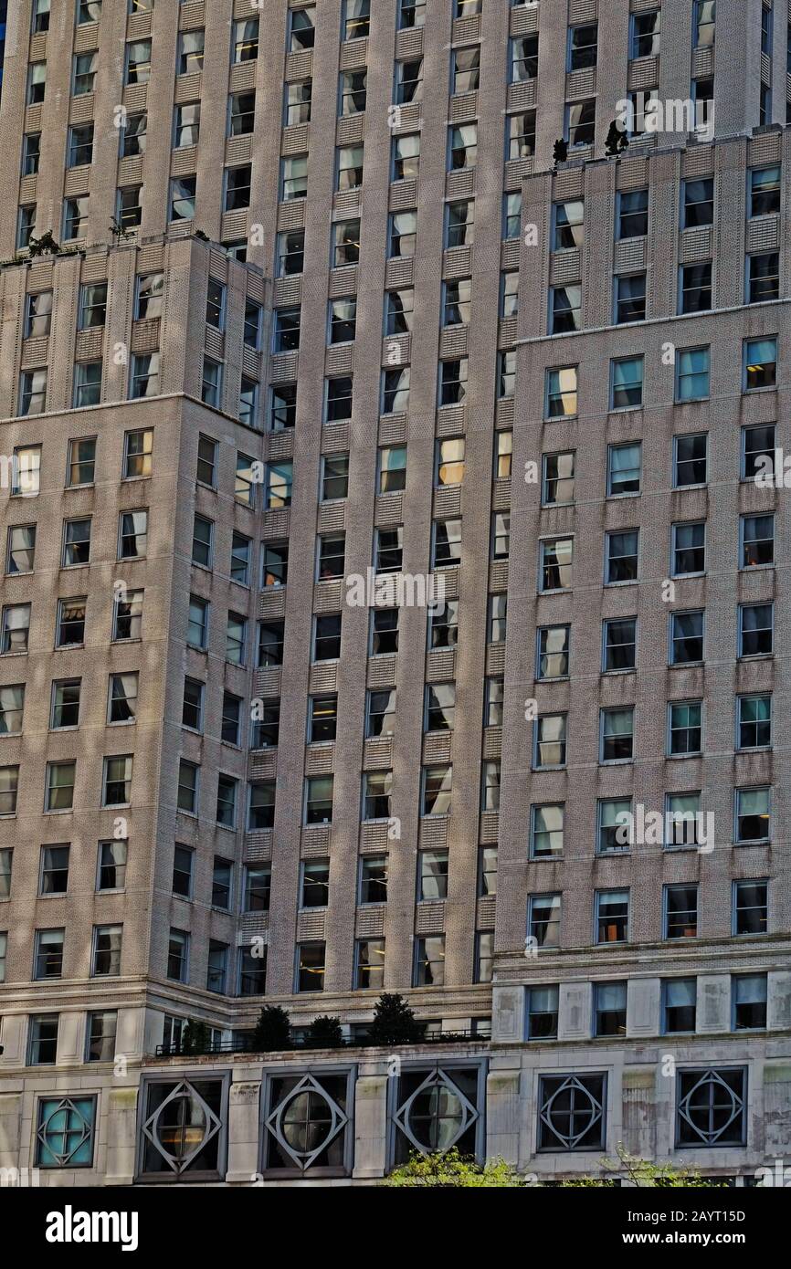 Stepped back facade hi-res stock photography and images - Alamy