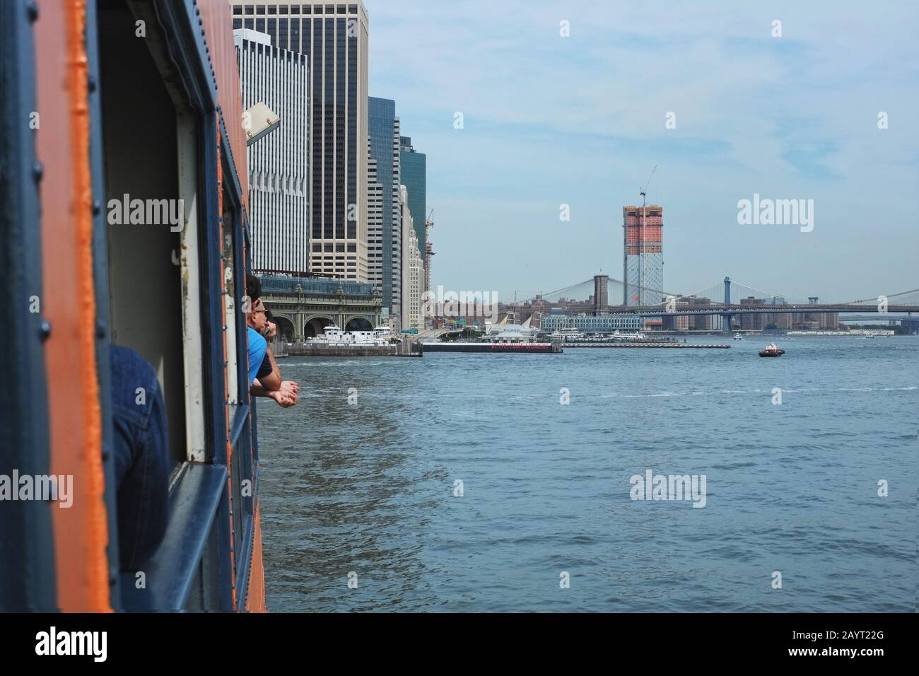 Returning to the ferry terminal a view of the Brooklyn Bridge ...
