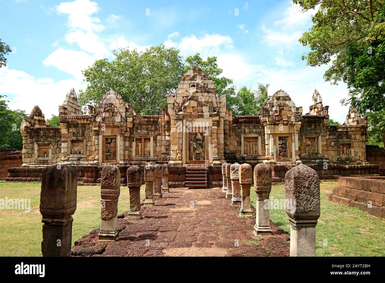 Beautiful Doorway on the Outer Wall of Prasat Sdok Kok Thom Khmer ...