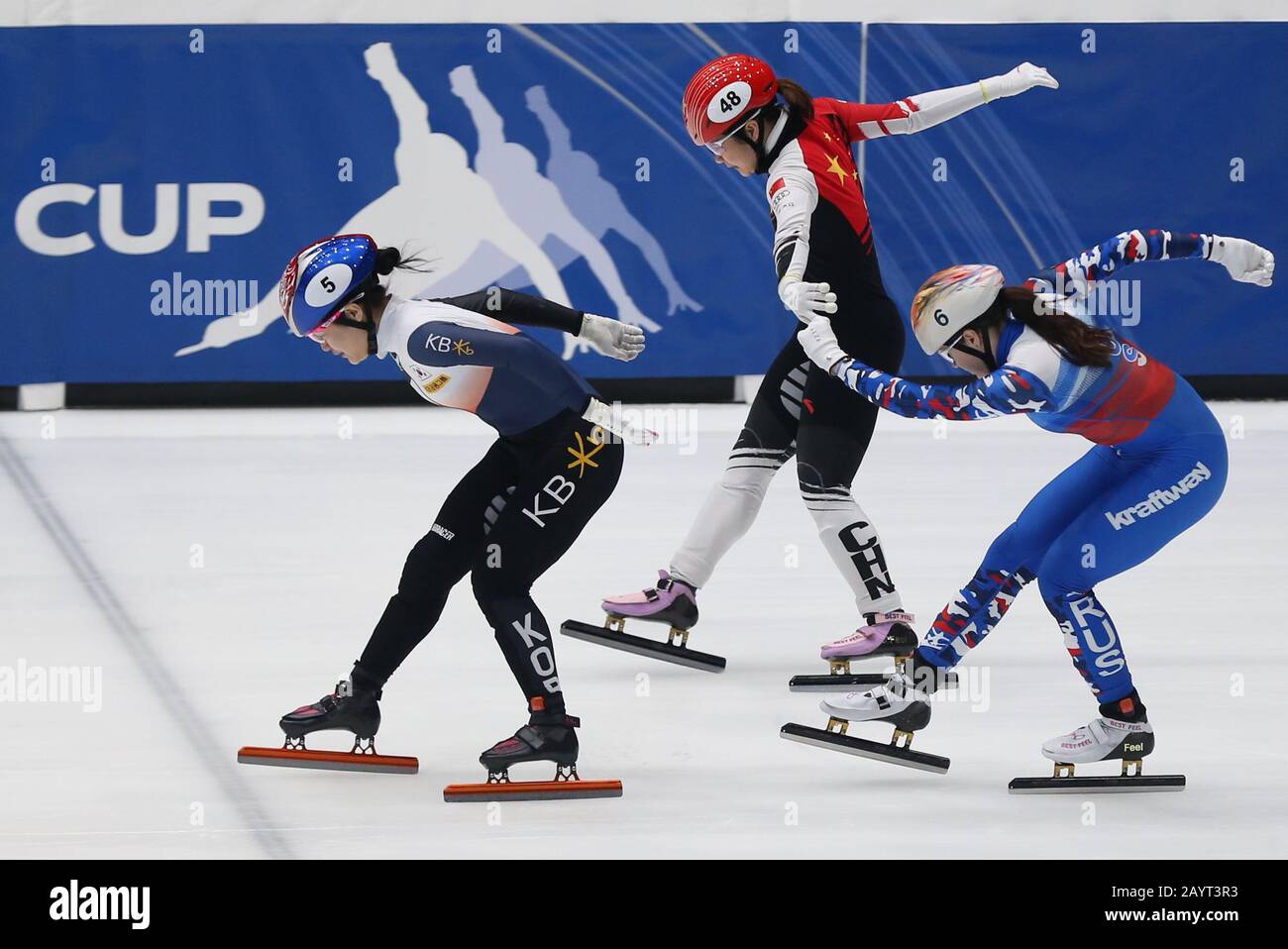 Dordrecht, Netherlands. 16th Feb, 2020. Kim Ji Yoo (L) of South Korea ...