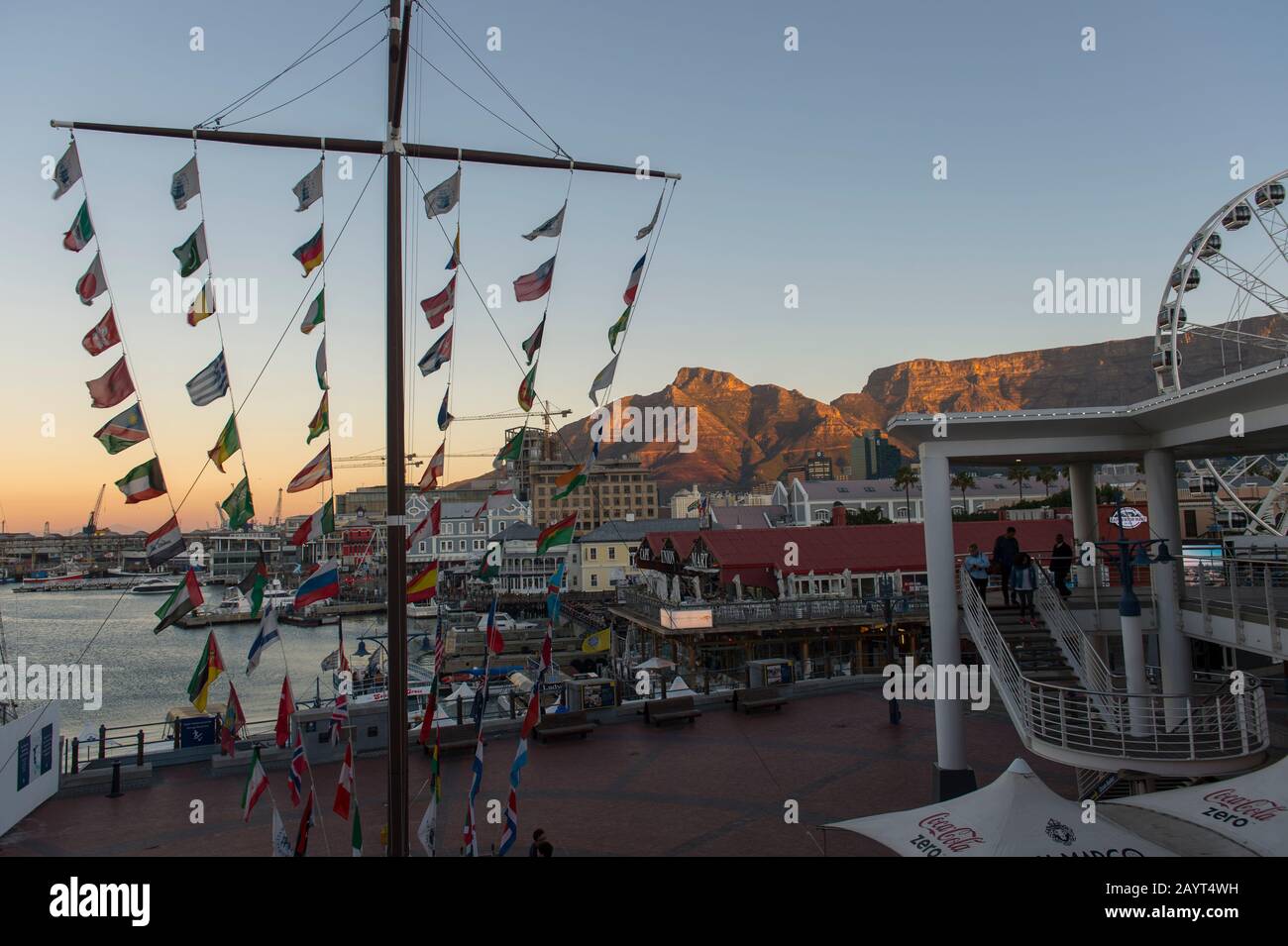 The Cape Wheel (Ferris wheel) at the V & A Waterfront in Cape Town ...