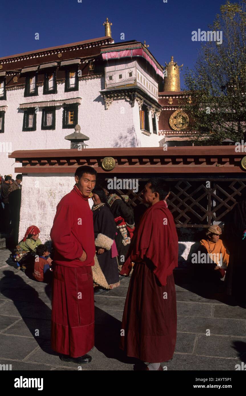 Tibetan monks at the Jokhang Temple in Lhasa, Tibet, China Stock Photo ...