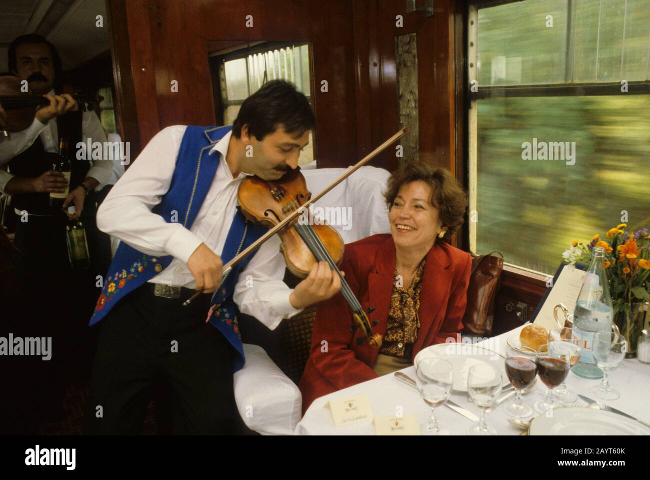 Hungarian gypsy violinist hi-res stock photography and images - Alamy