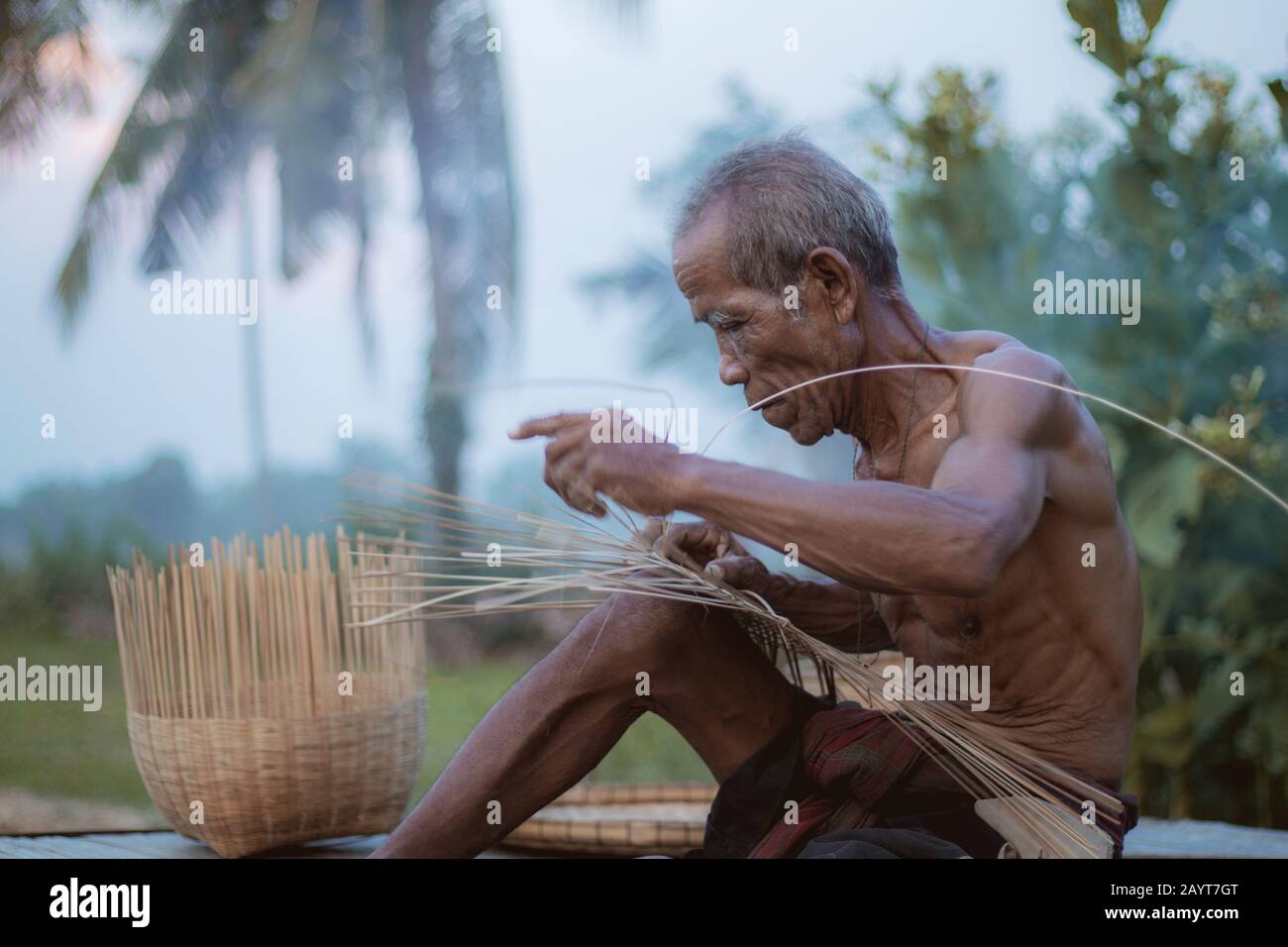 Basket weaving, thailand hi-res stock photography and images - Alamy