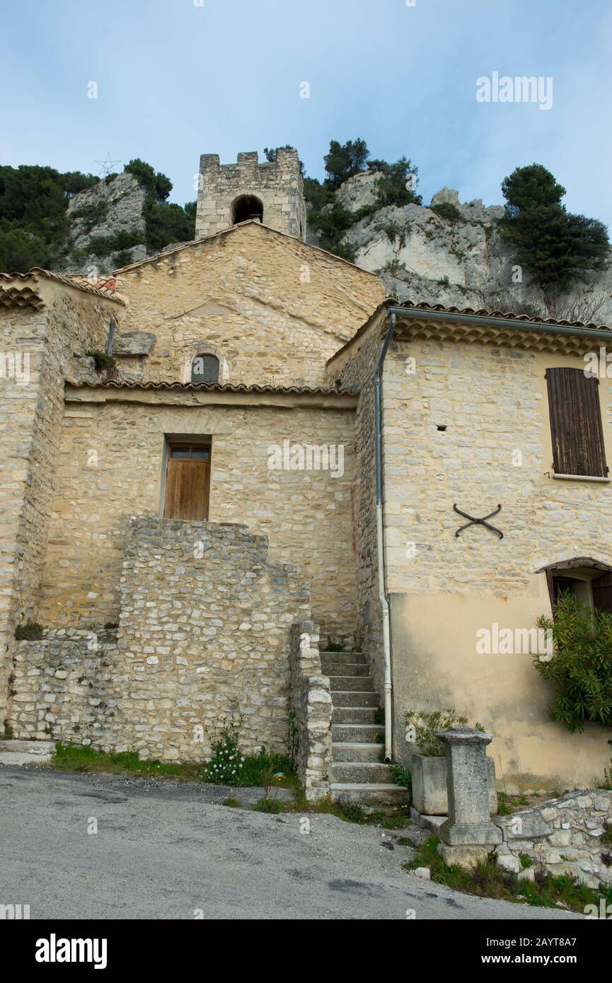 Church in seguret vaucluse provence hi-res stock photography and images ...