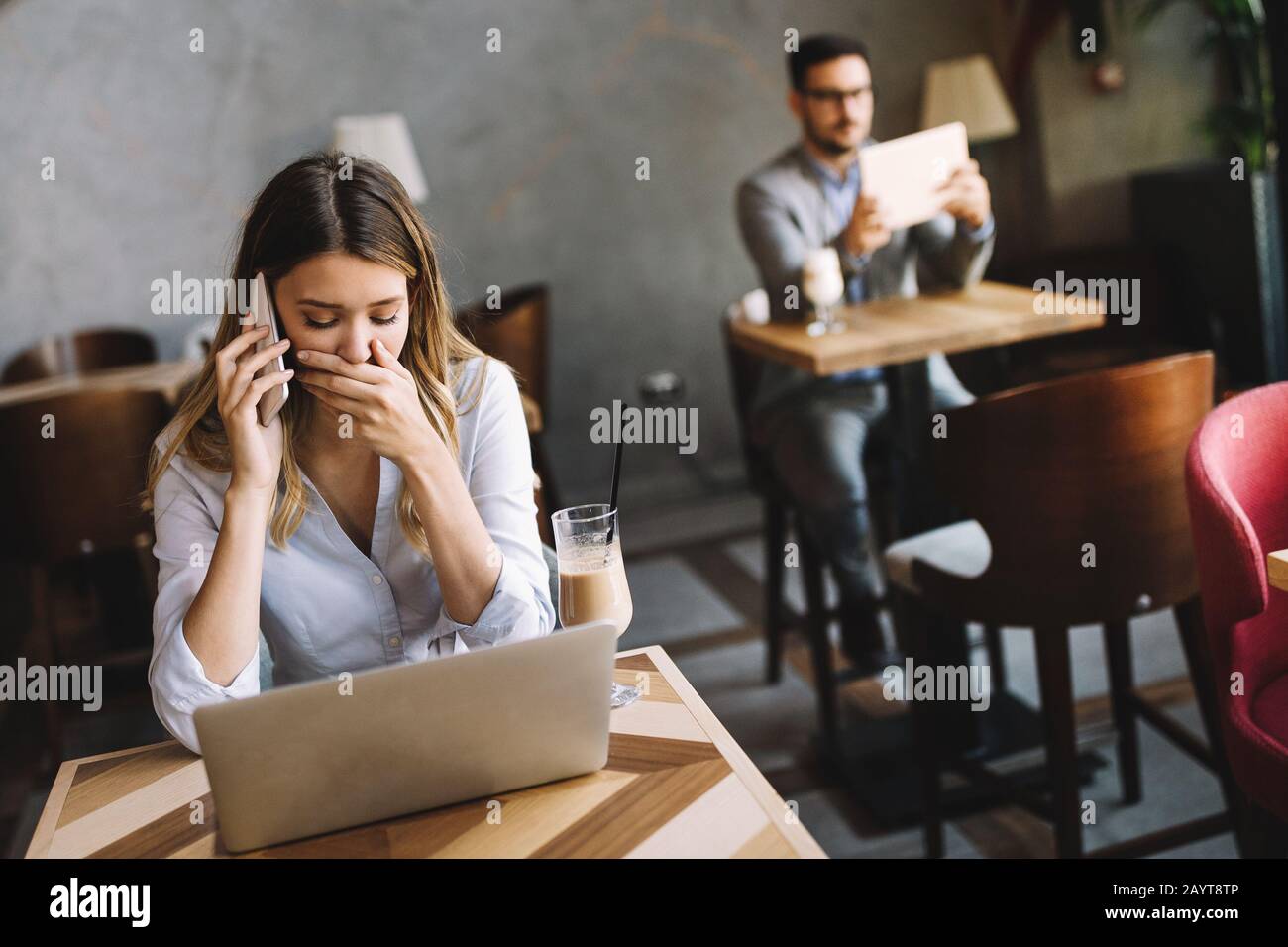 Shocked surprise woman looking computer hi-res stock photography and ...