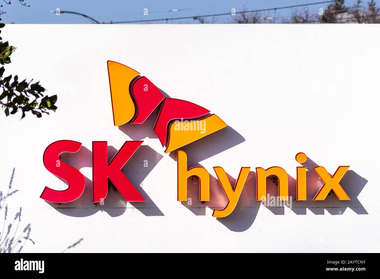 Hynix Logo