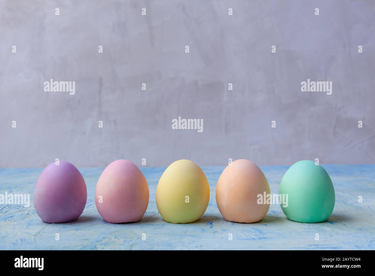 Plain colors hi-res stock photography and images - Alamy