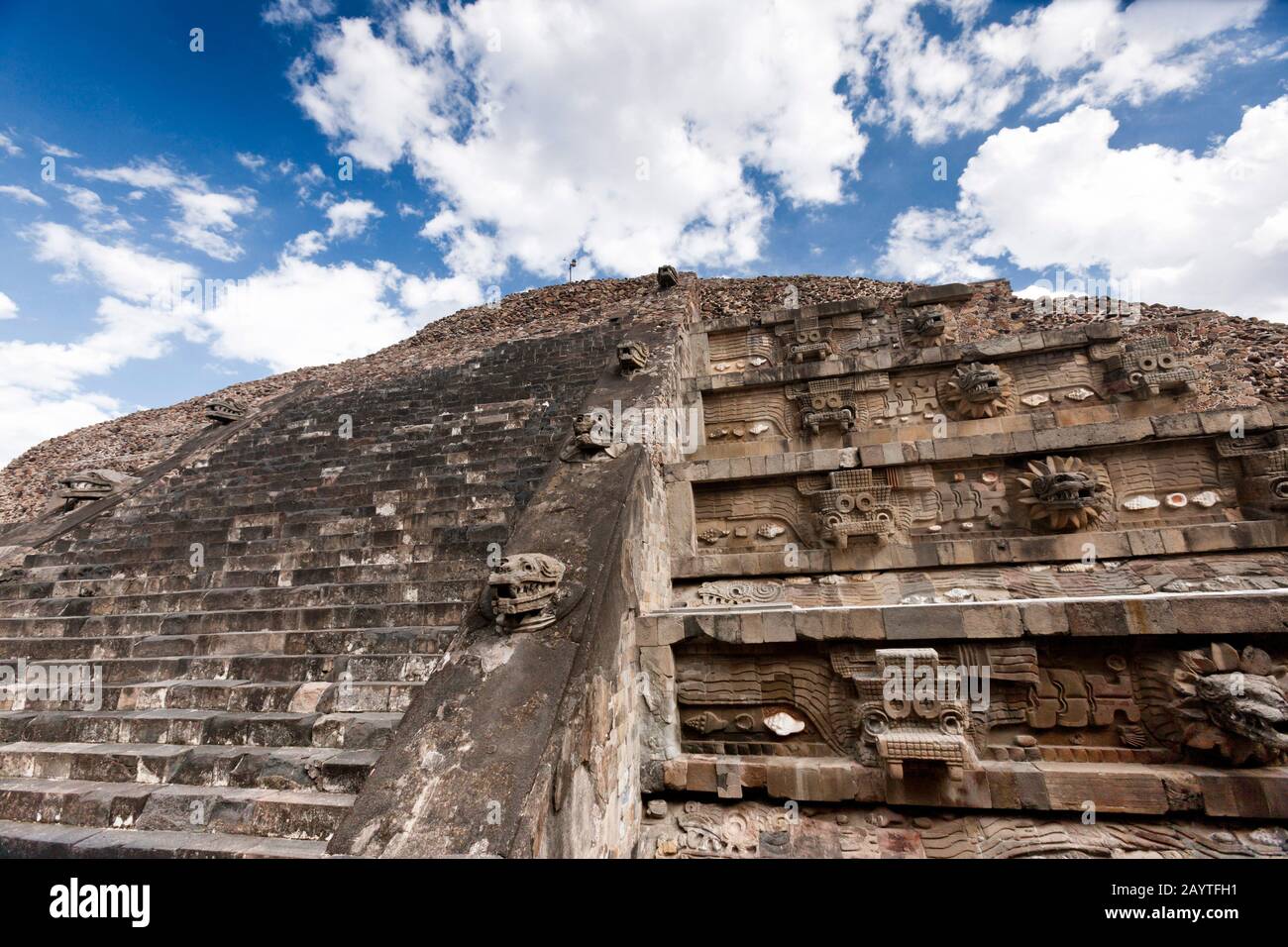 Quetzalcoatl feathered serpent pyramid hi-res stock photography and images - Alamy