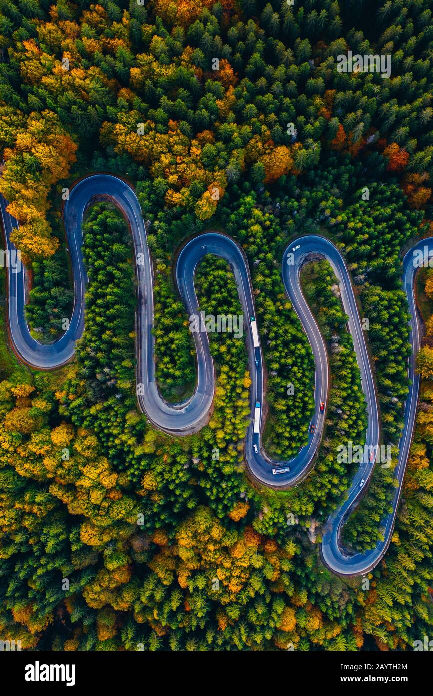 Curvy roadway hi-res stock photography and images - Alamy