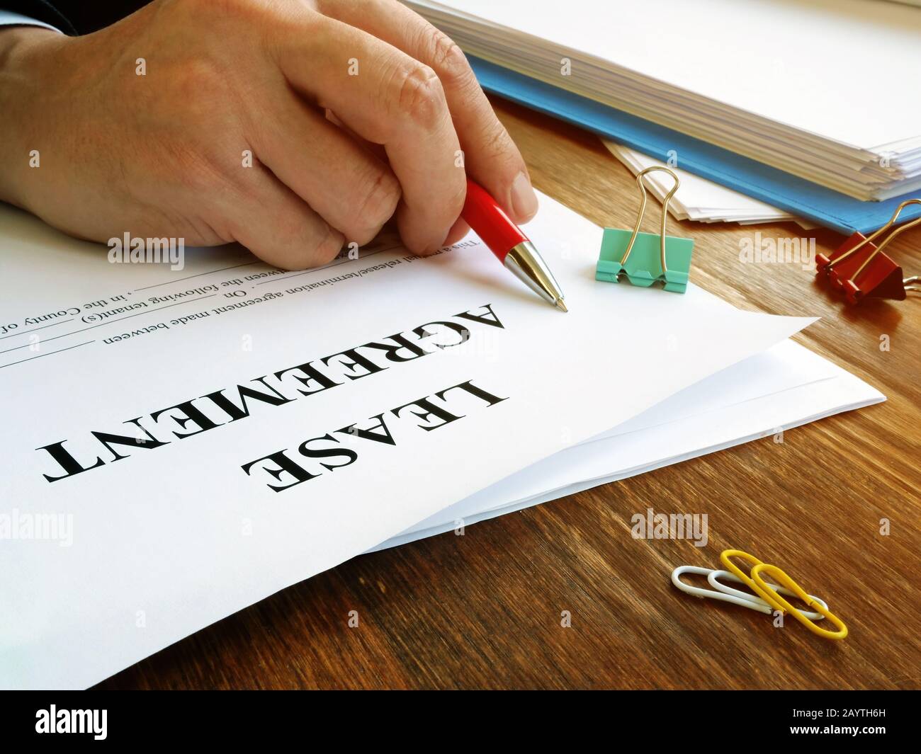 Signing tenancy agreement hi-res stock photography and images - Alamy