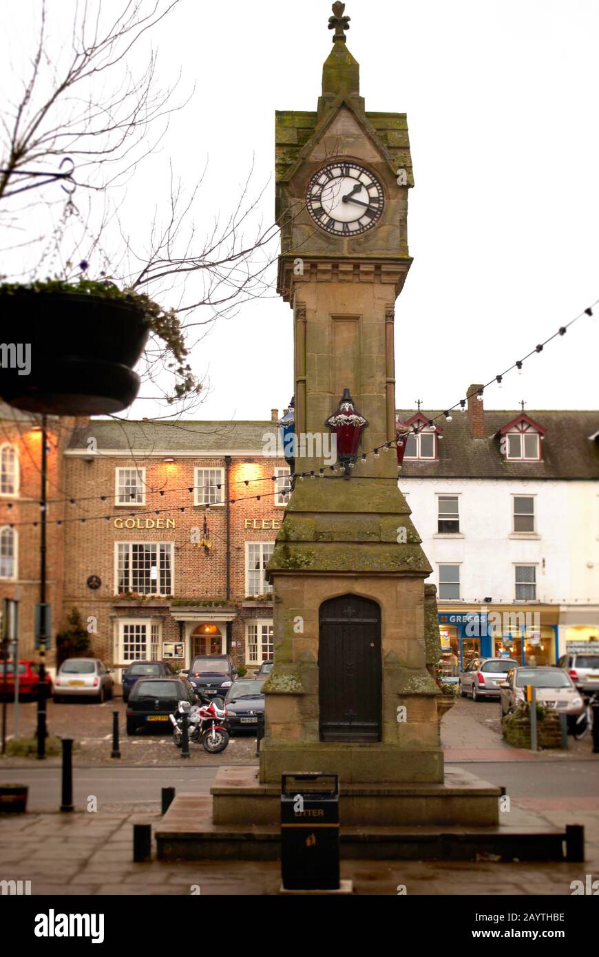 Thirsk market place clock tower hi-res stock photography and images - Alamy