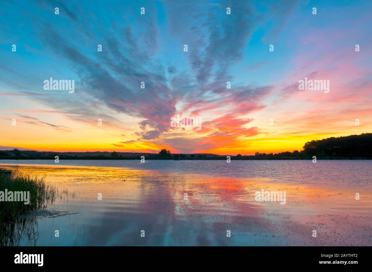 beautiful sunrise on the autumn lake Stock Photo - Alamy