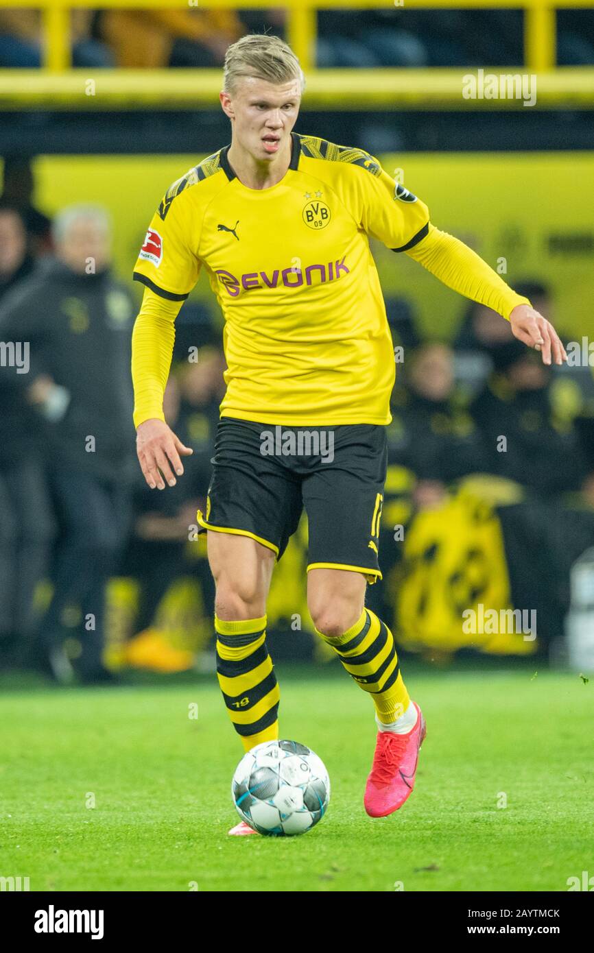 Erling HAALAND (DO) with ball, individual action with ball, action ...