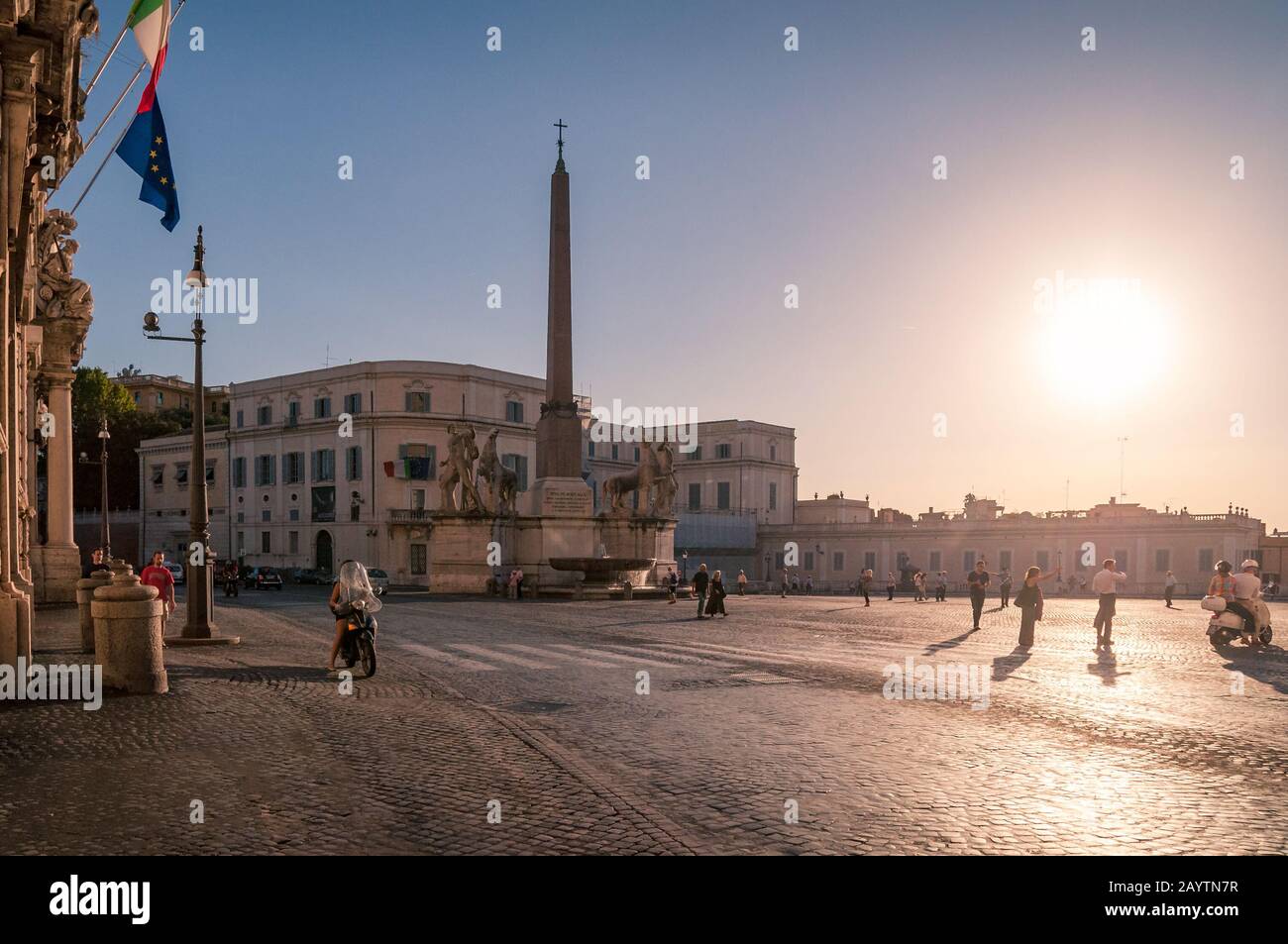 Statue piazza del quirinale hi-res stock photography and images - Alamy