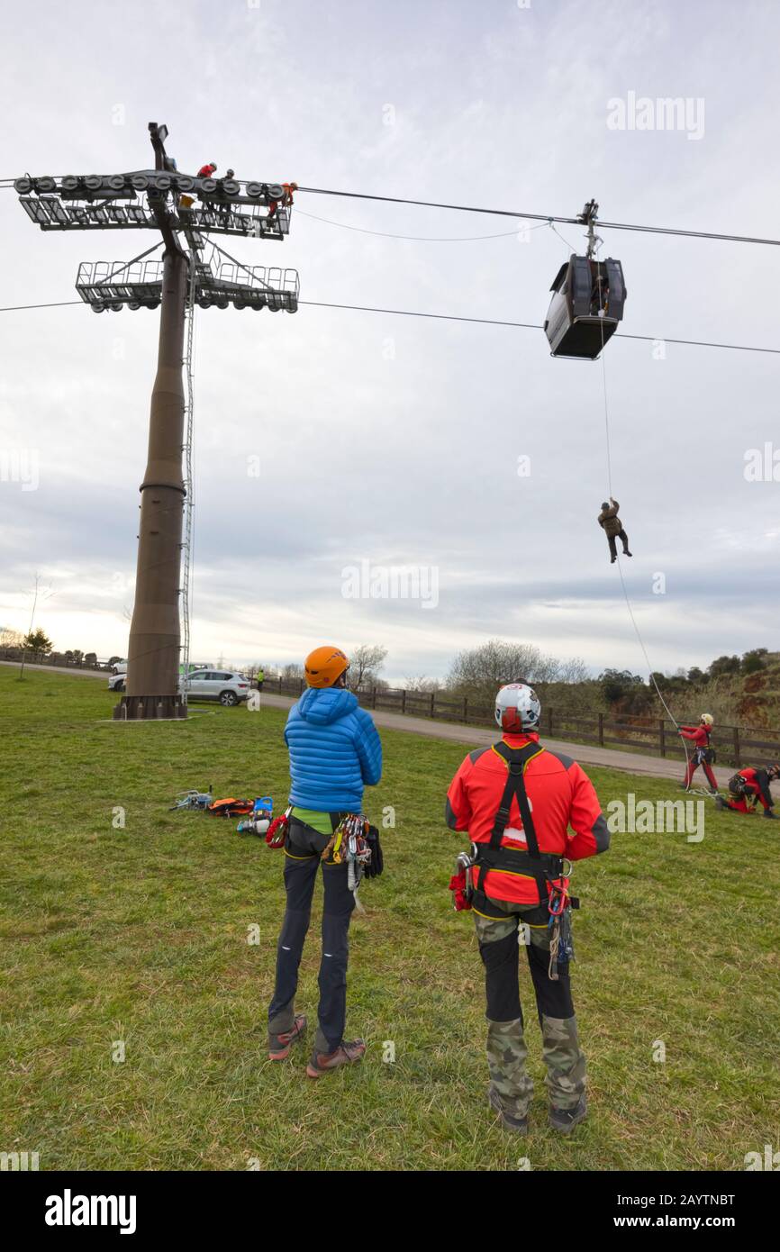 Rescue operation in a cable car hi-res stock photography and images - Alamy