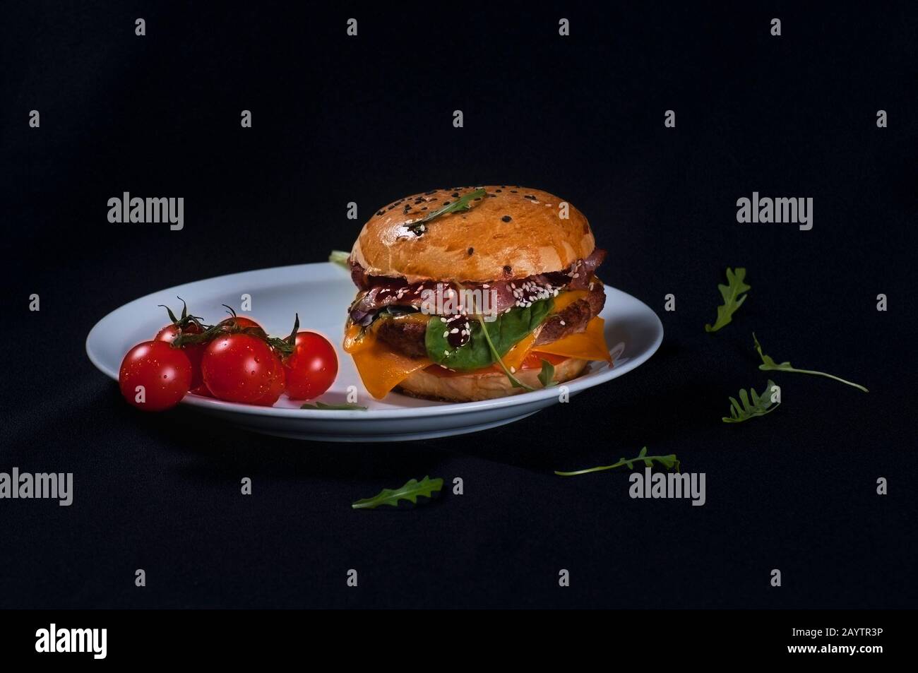 Barbecued burgers hi-res stock photography and images - Alamy