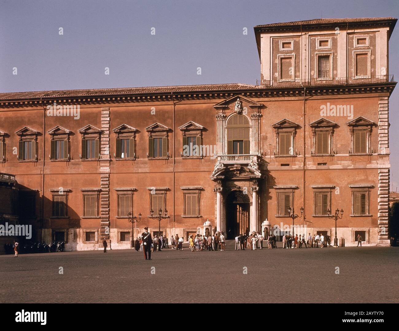 Residencia del presidente de la republica italiana roma italia hi-res ...